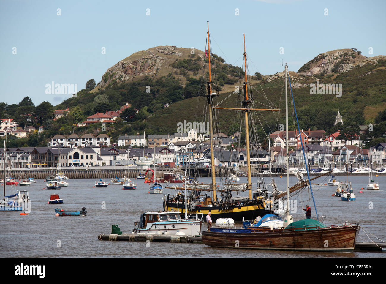 Town of Conwy, Wales. Leisure and fishing boats moored in Conwy Harbour ...