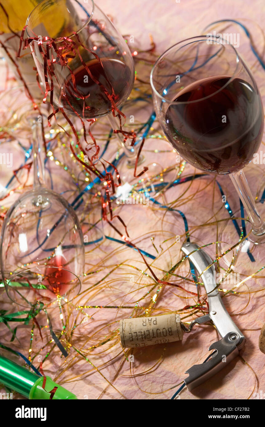 Tipped over glasses hi-res stock photography and images - Alamy