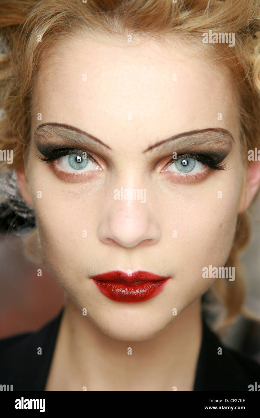 Dior Paris Backstage Spring Summer Model wearing grey eyeshadow black ...