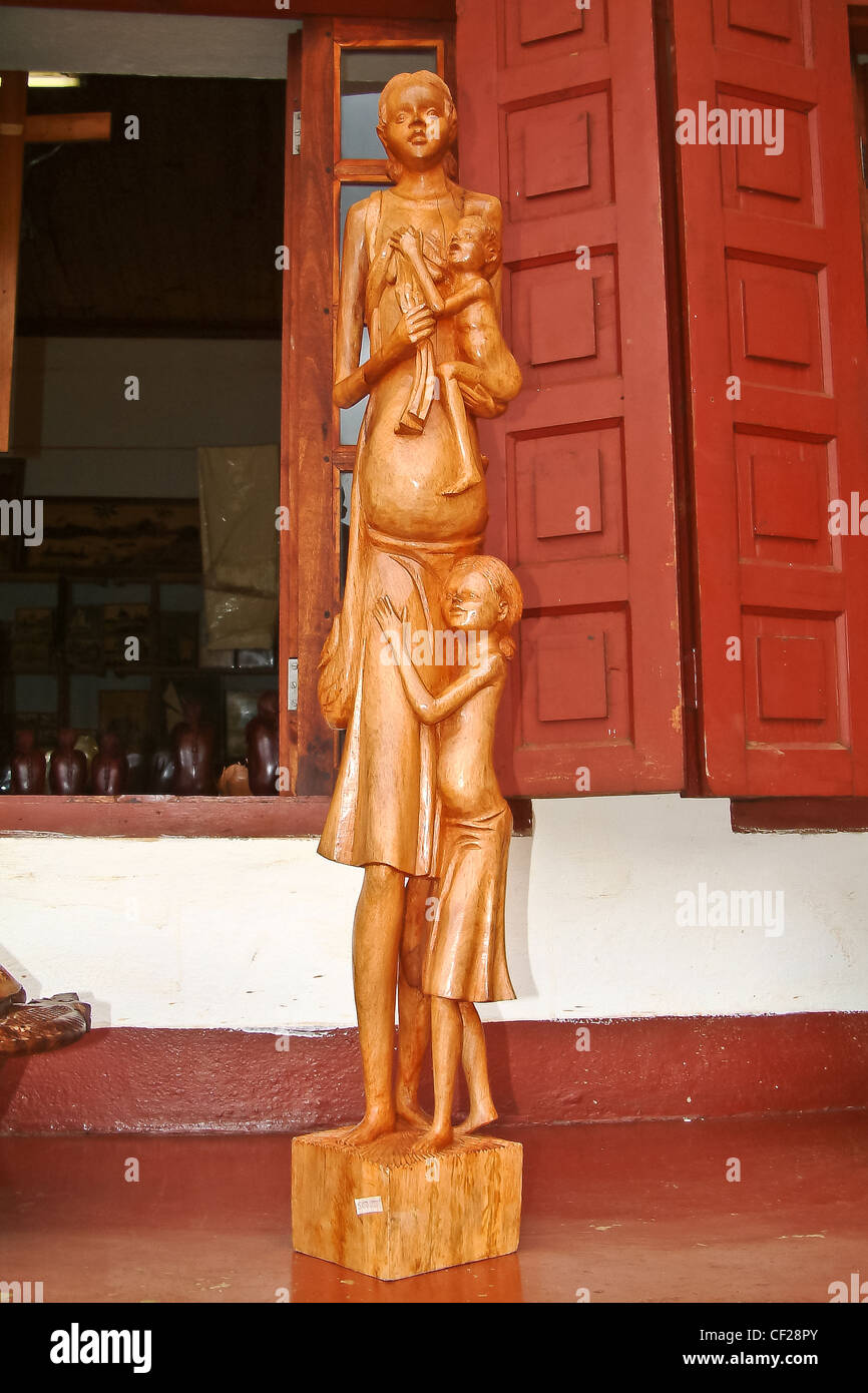 Crafts Zafimaniry in Ambositra, Madagascar Stock Photo - Alamy