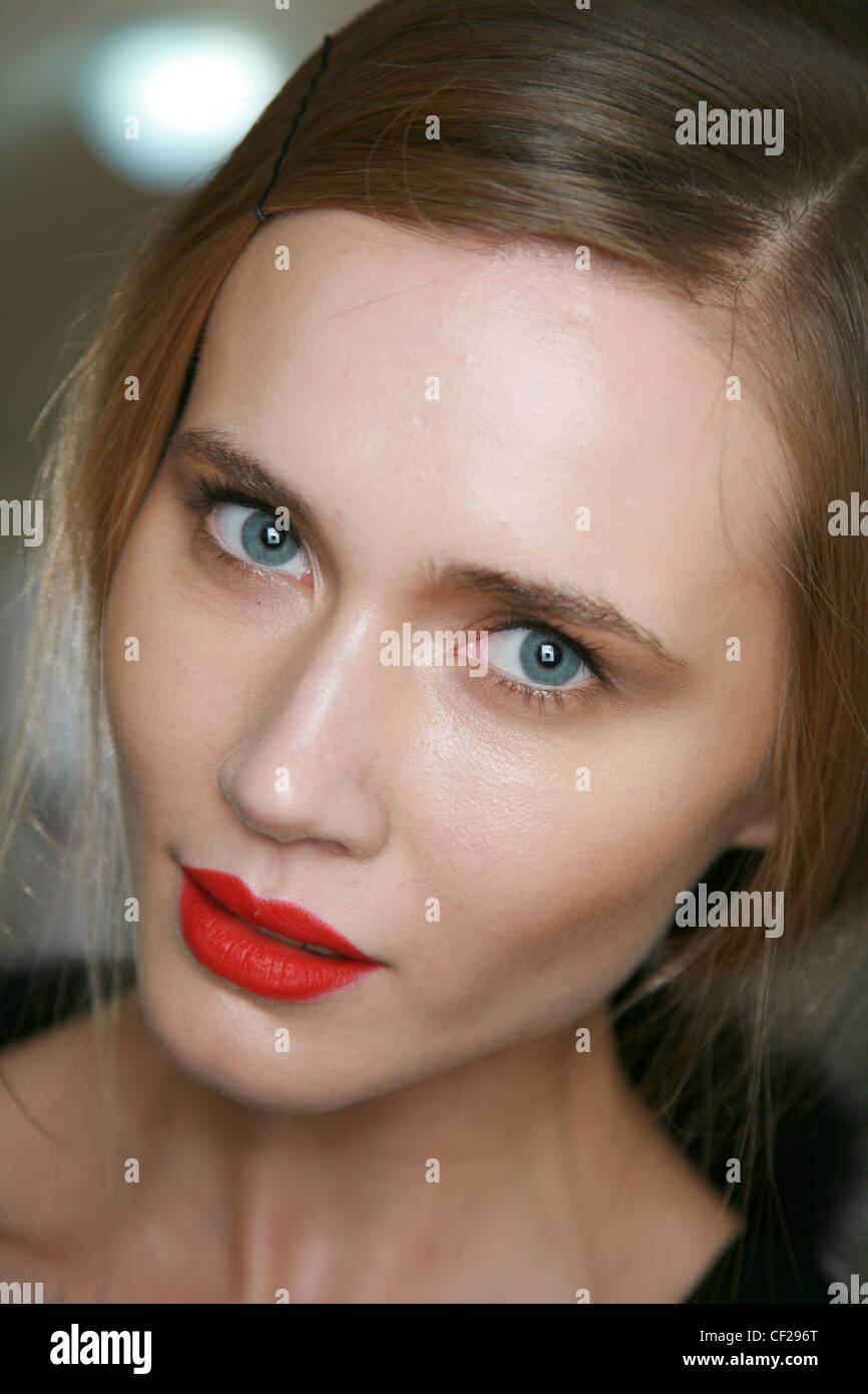 Unconditional BACKSTAGE London Ready to Wear Autumn Winter Female model soft brown eyeshadow up ...