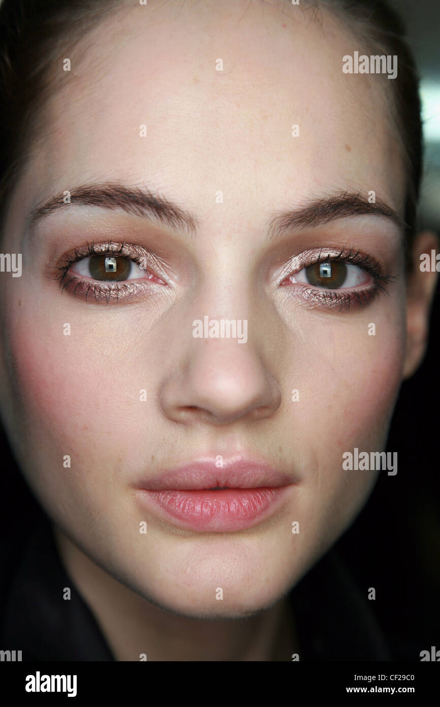 Valentino BACKSTAGE Paris Ready to Wear Autumn Winter Model soft copper ...
