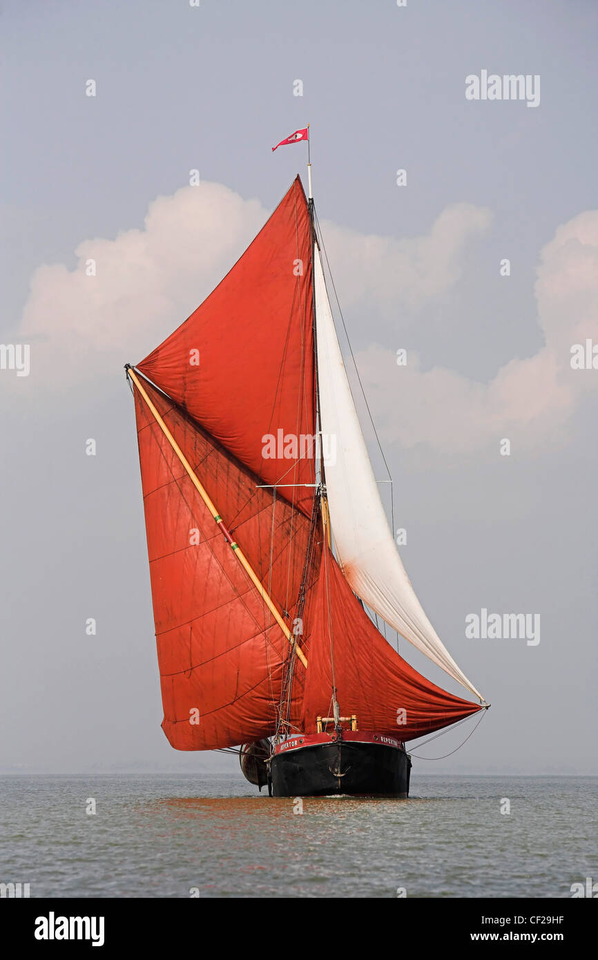 A traditional Thames sailing barge on the River Medway Stock Photo - Alamy
