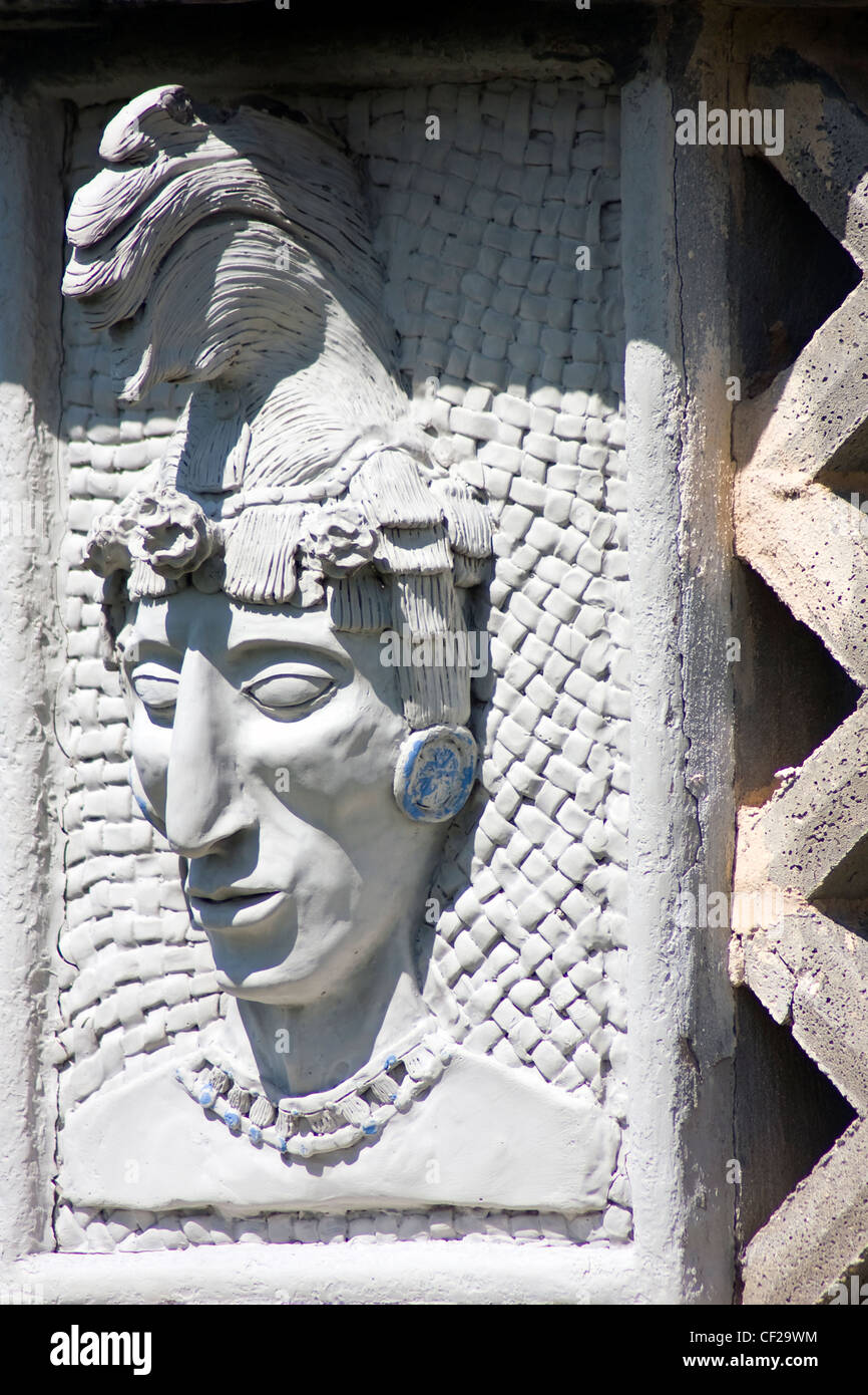 Modern mayan sculpture hi-res stock photography and images - Alamy