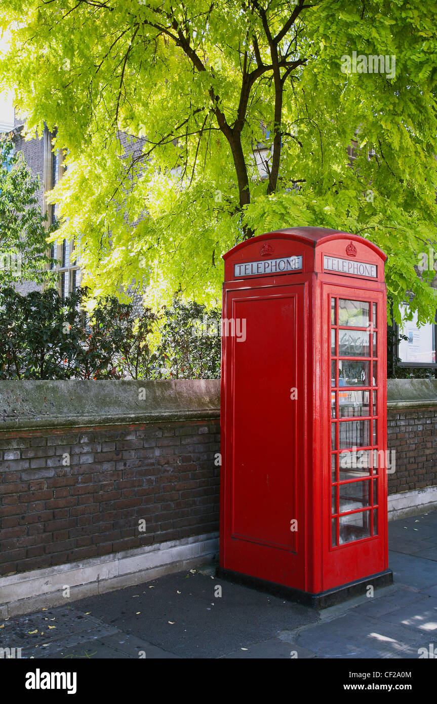 A traditional red phone box against Spring colours in Westminster Stock ...