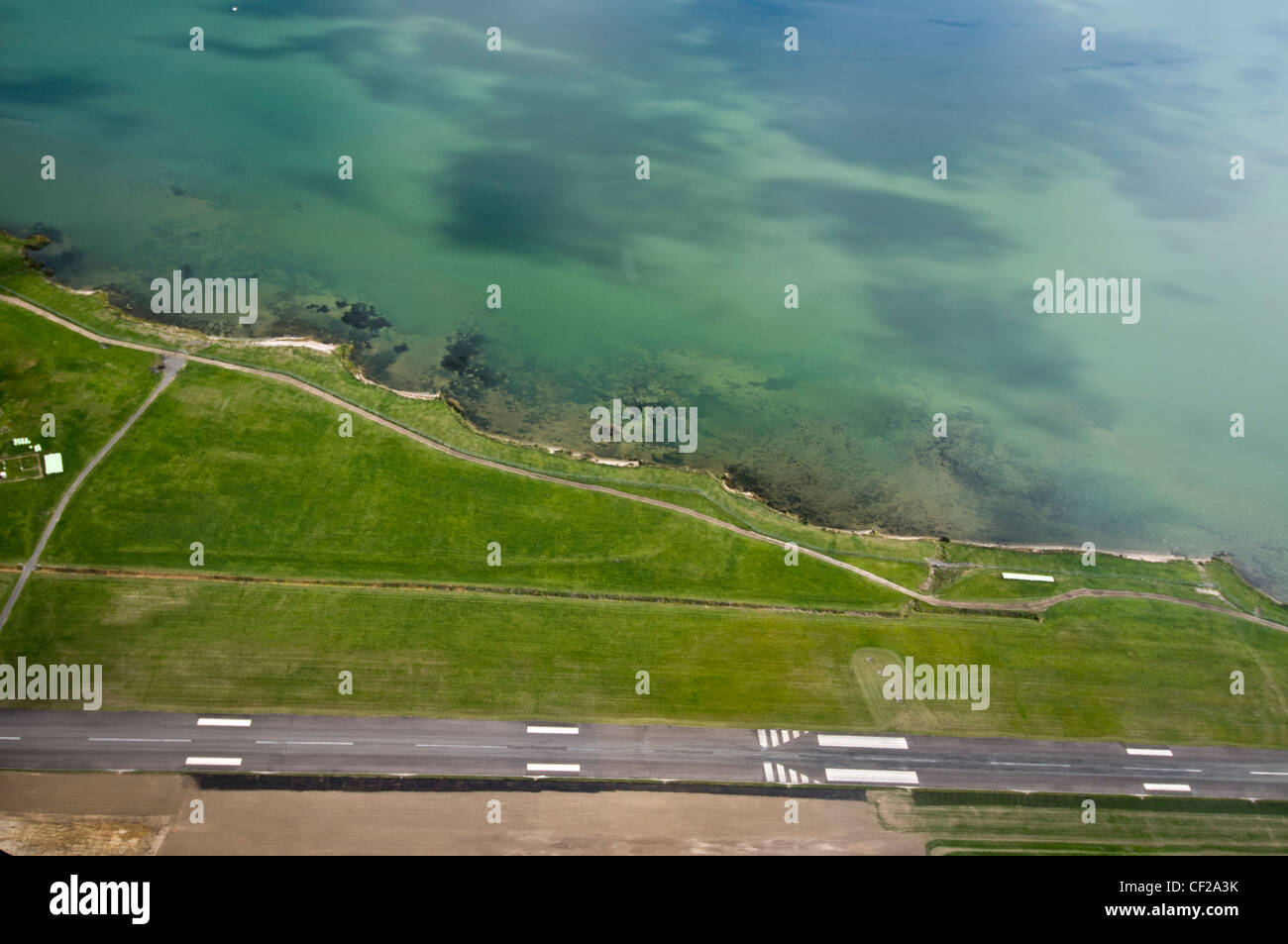 Airstrips hi-res stock photography and images - Alamy
