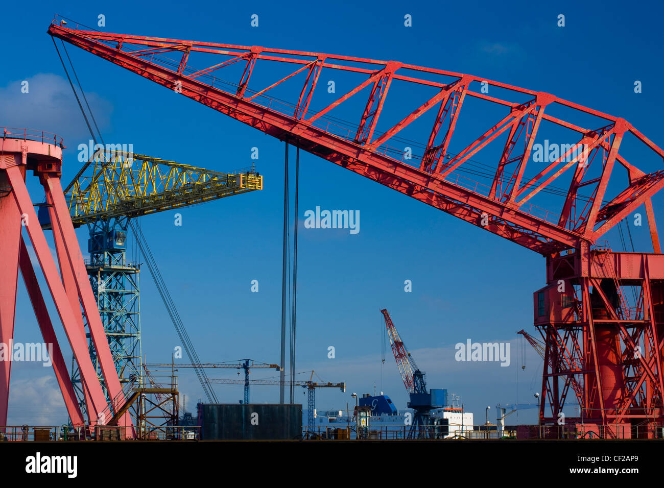Swan hunter hi-res stock photography and images - Alamy