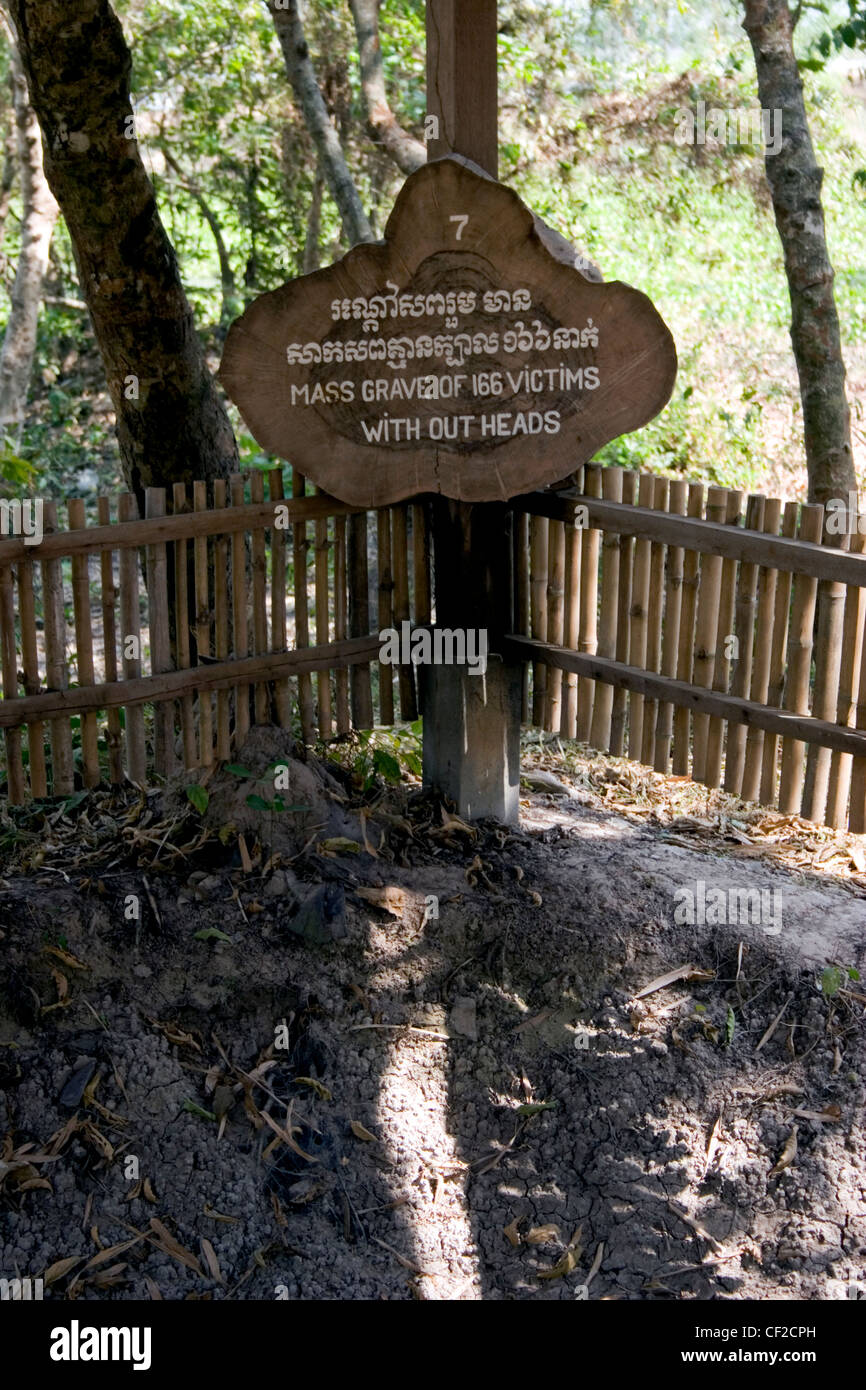 Mass grave on killing hi-res stock photography and images - Alamy