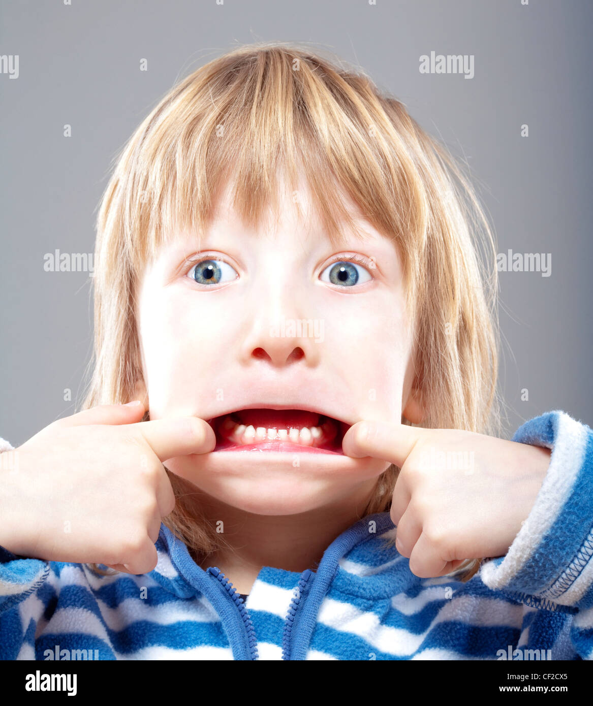 Scary faces hi-res stock photography and images - Alamy