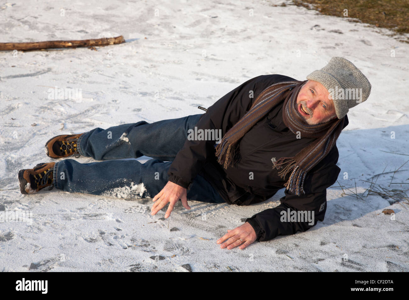 Old man falling hi-res stock photography and images - Alamy