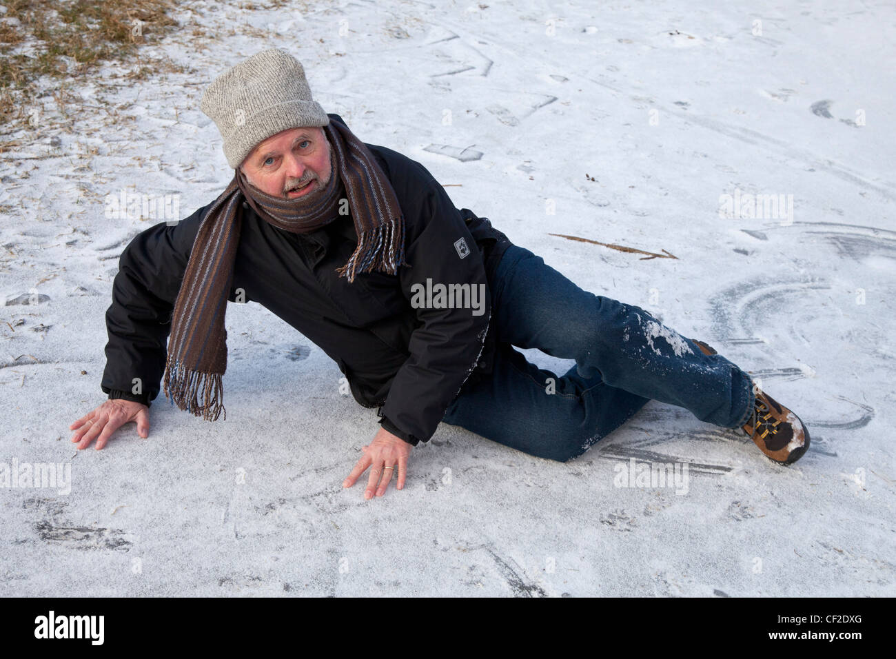 Old man falling hi-res stock photography and images - Alamy