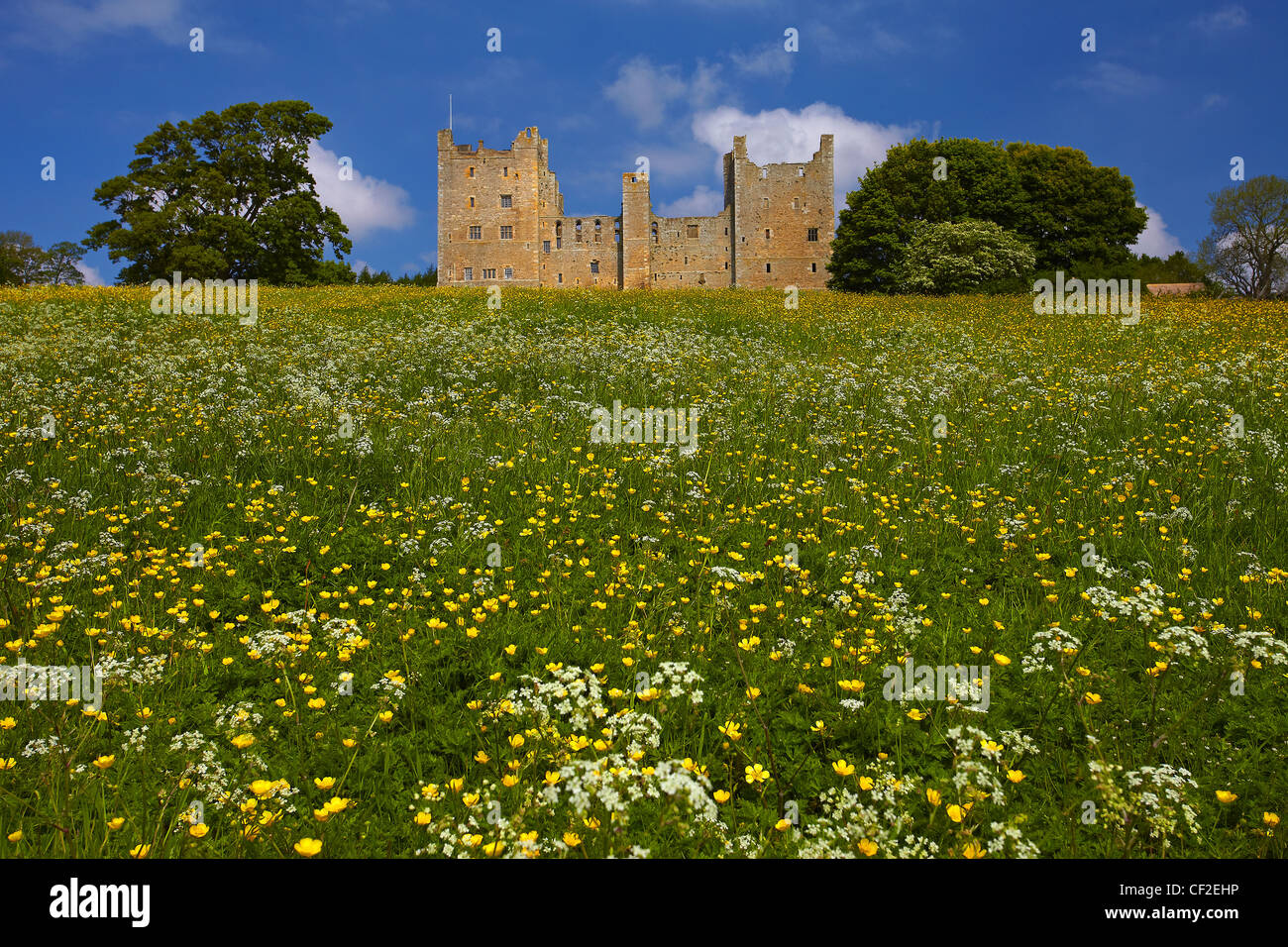 14th century castle hi-res stock photography and images - Alamy
