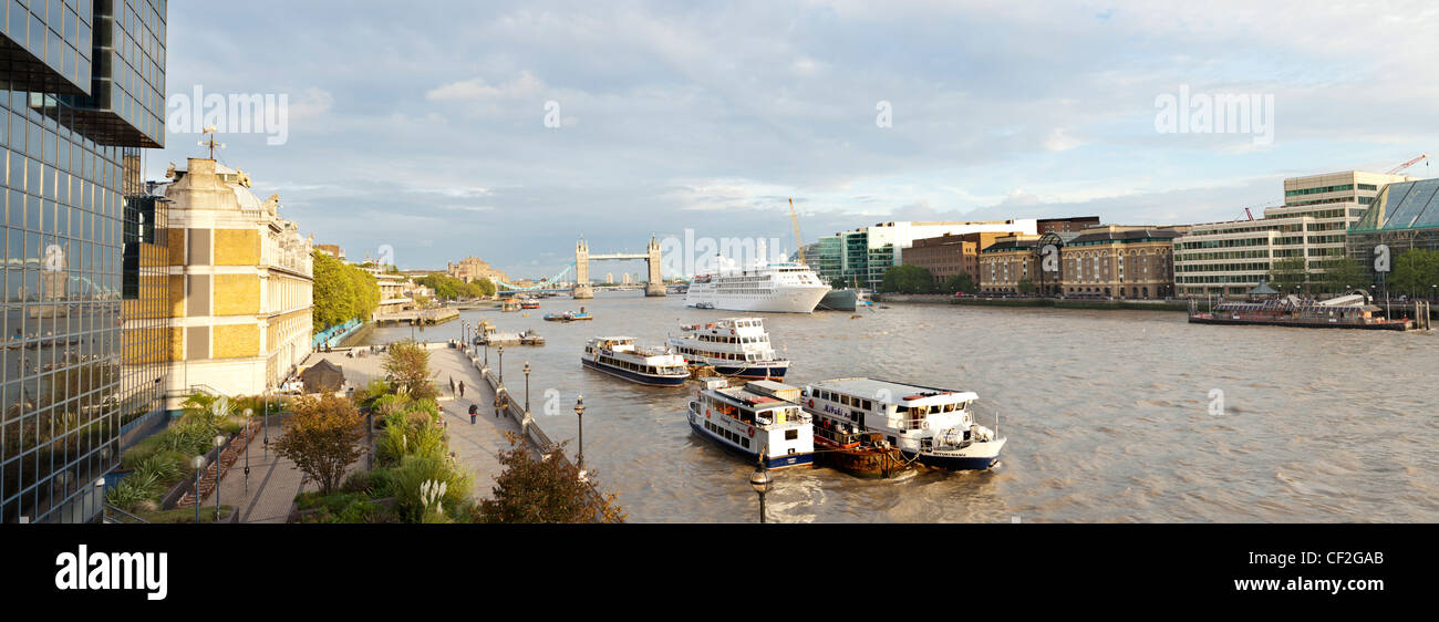 Panoramic view from tower bridge london hi-res stock photography and ...