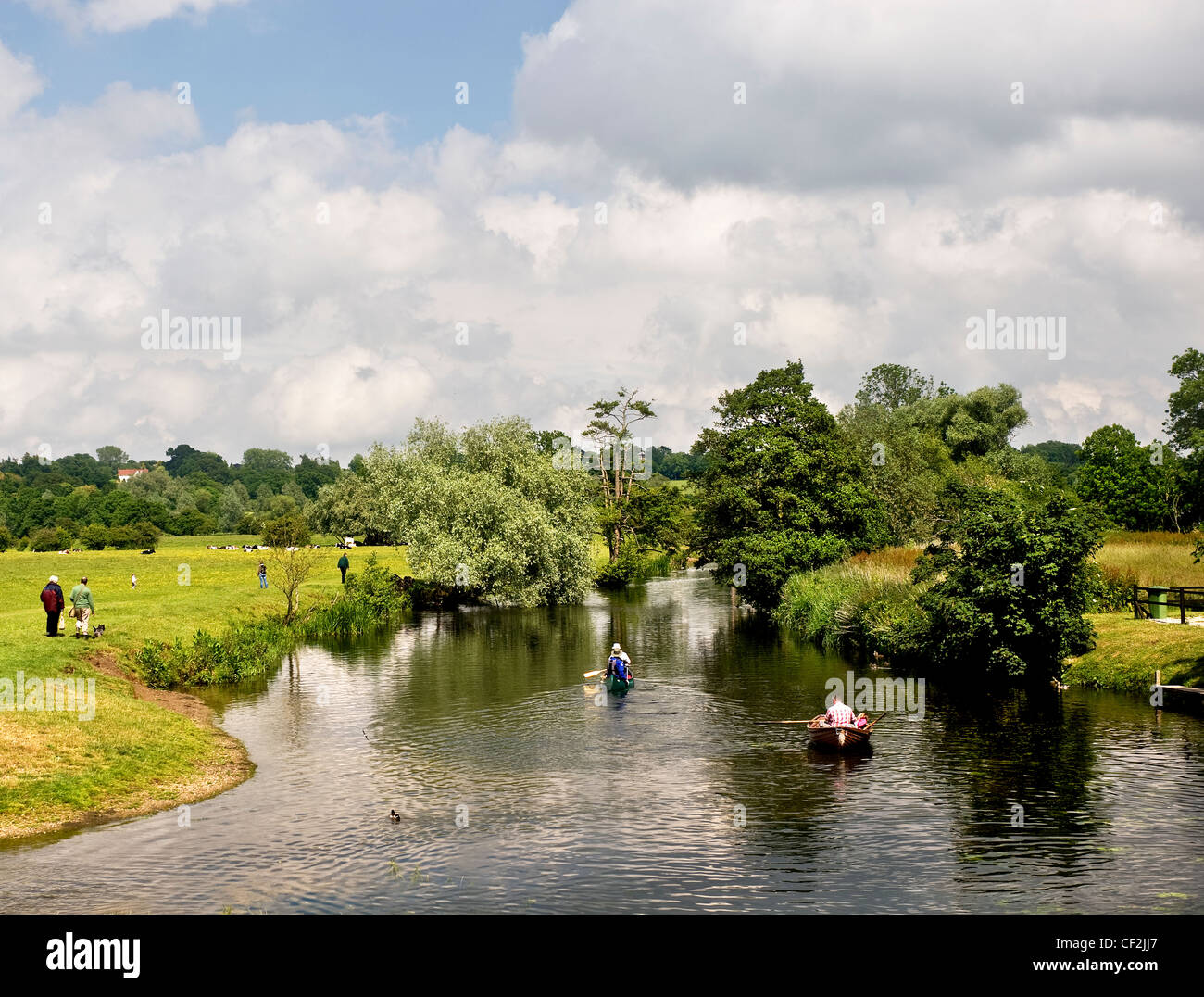 People boating on the River Stour in the heart of Constable Country on ...