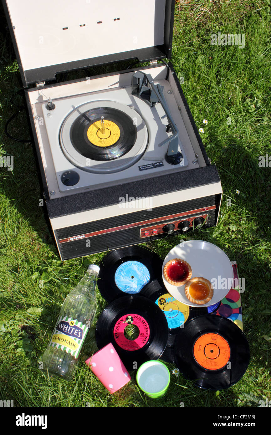 Record player 1960s hi-res stock photography and images - Alamy