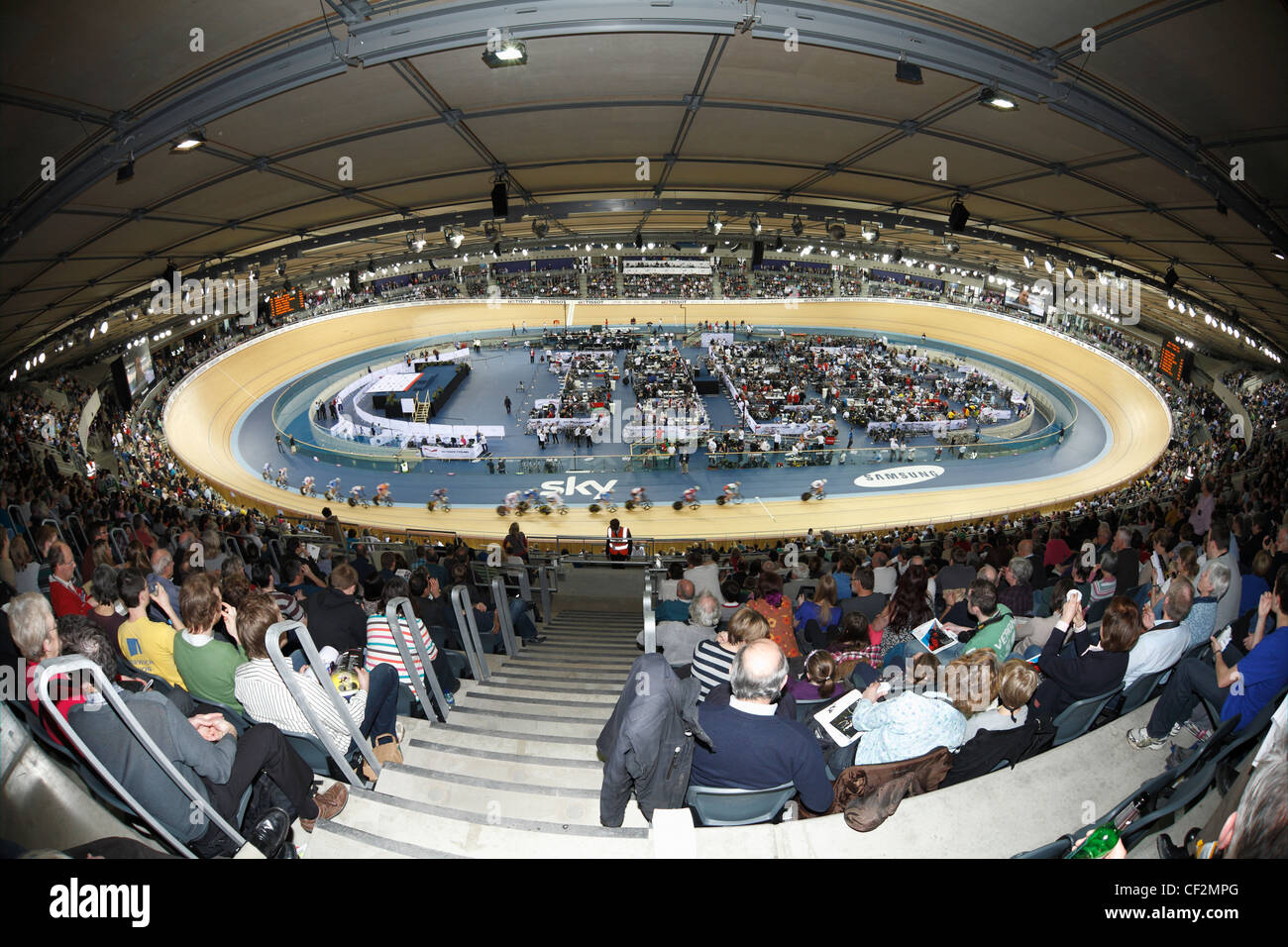 London olympic velodrome track cycling bike racing Stock Photo - Alamy
