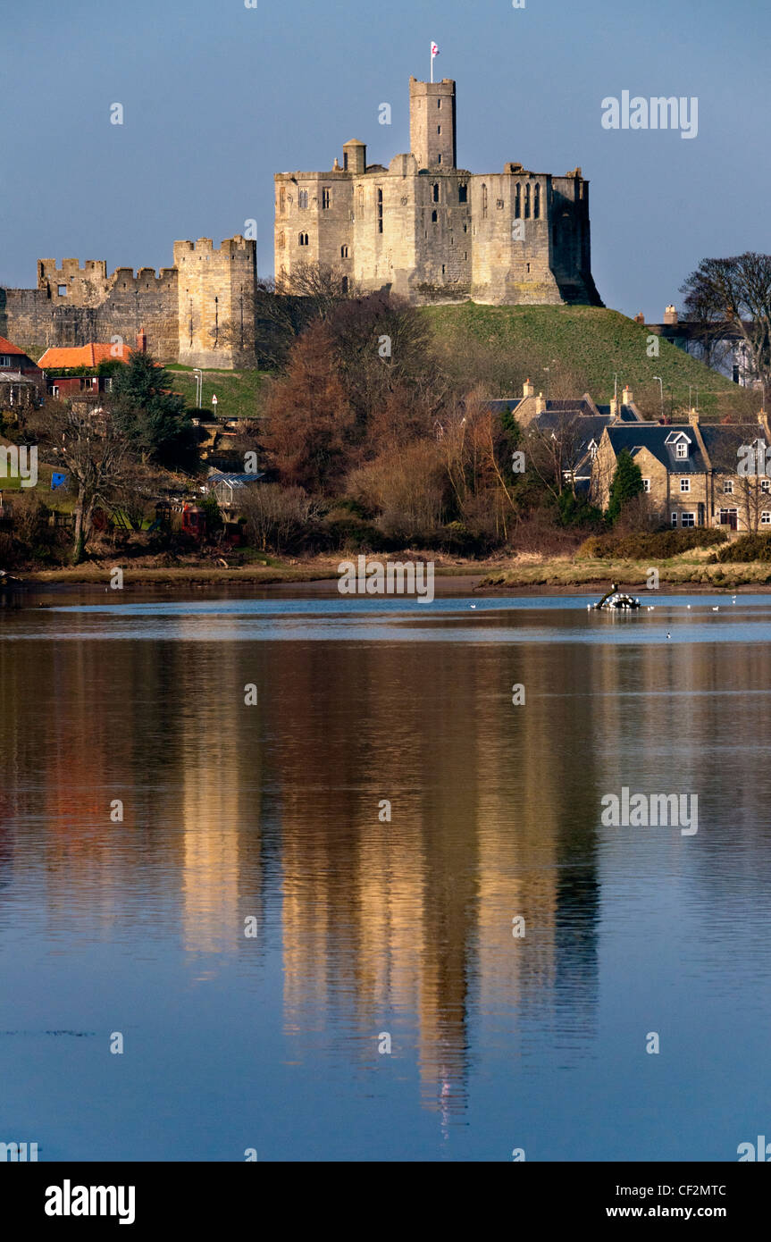The ruins of Warkworth Castle sited above the River Coquet Stock Photo ...
