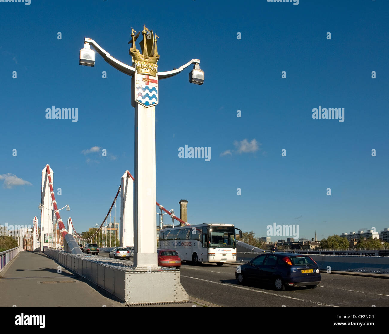 Coach over bridge hi-res stock photography and images - Alamy