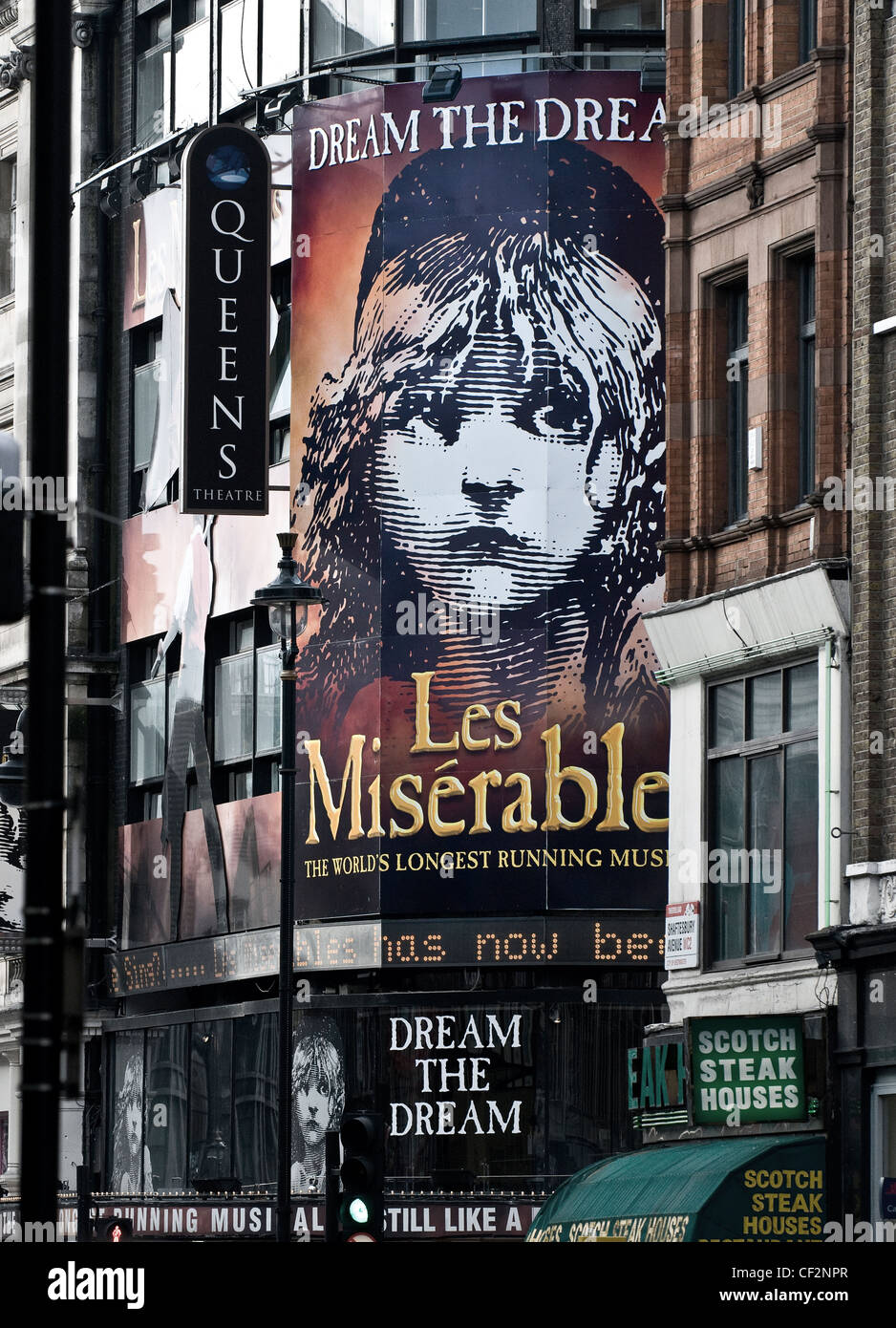 Theatre poster les mis london hi-res stock photography and images - Alamy