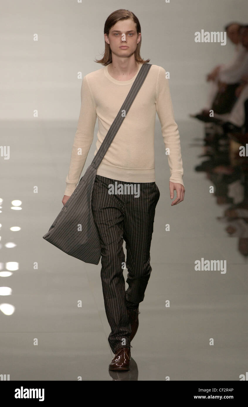 Burberry menswear milan male model hi-res stock photography and images ...