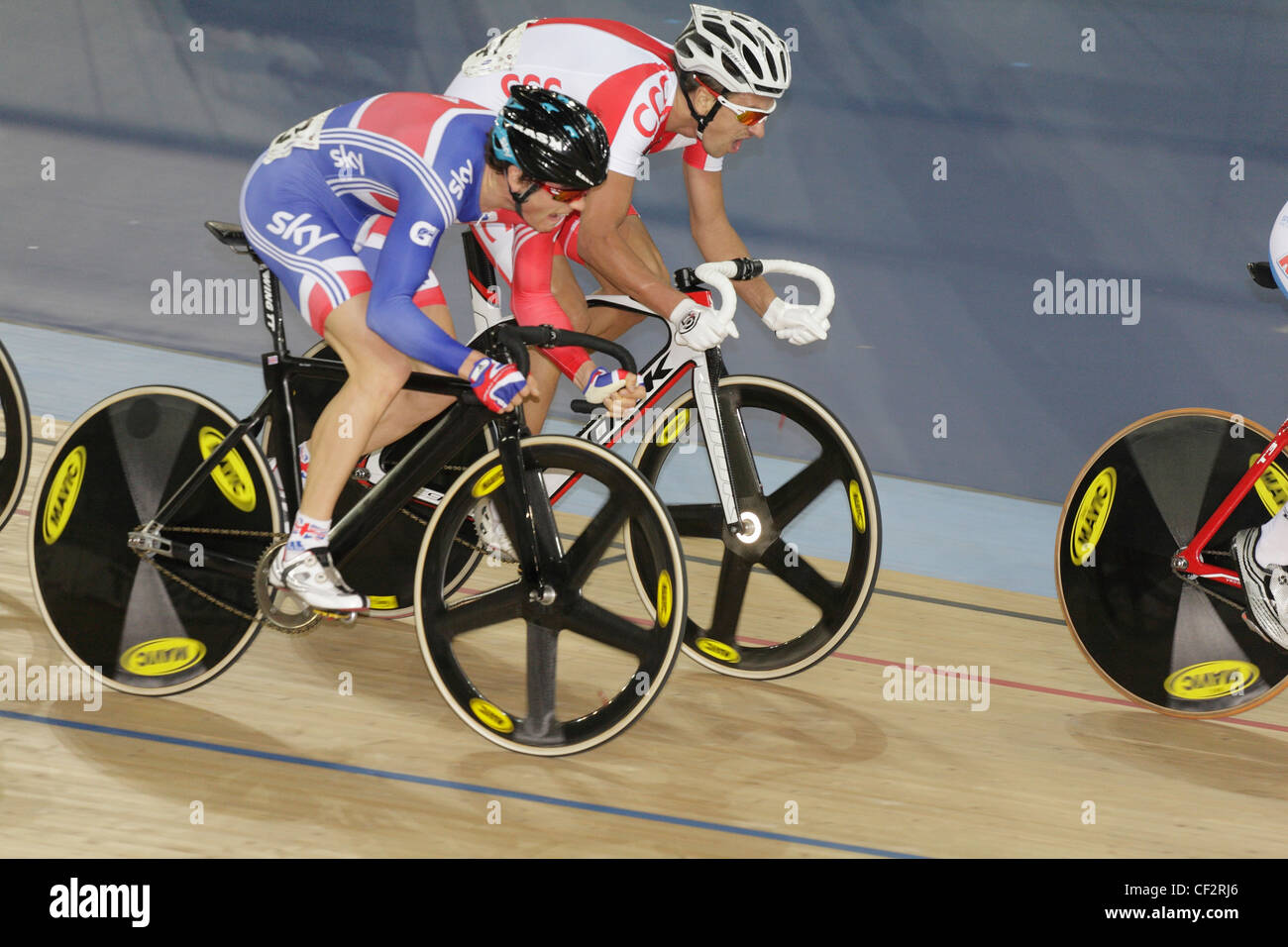 London olympic velodrome track cycling bike racing Stock Photo - Alamy