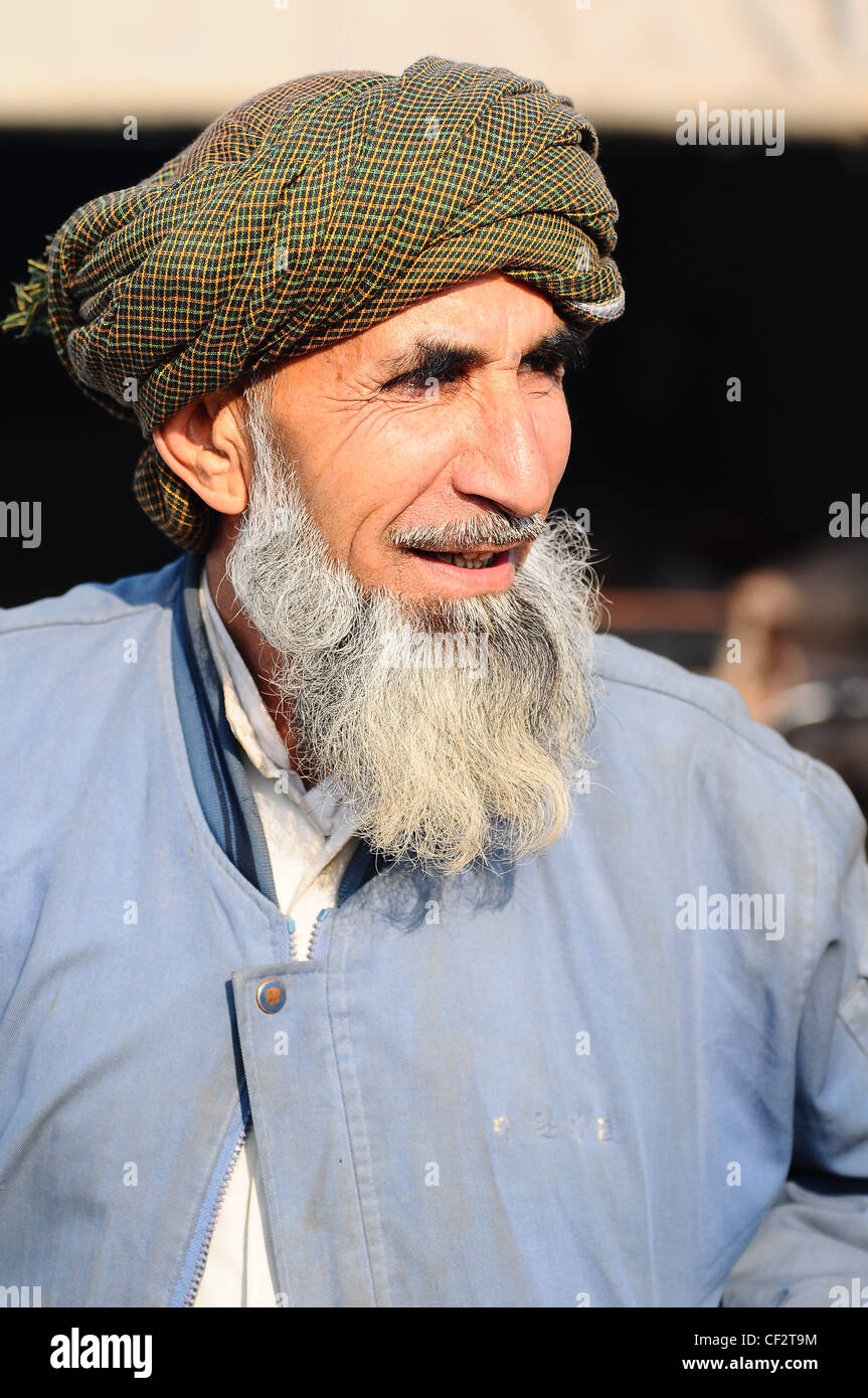 Old man islamabad pakistan hi-res stock photography and images - Alamy