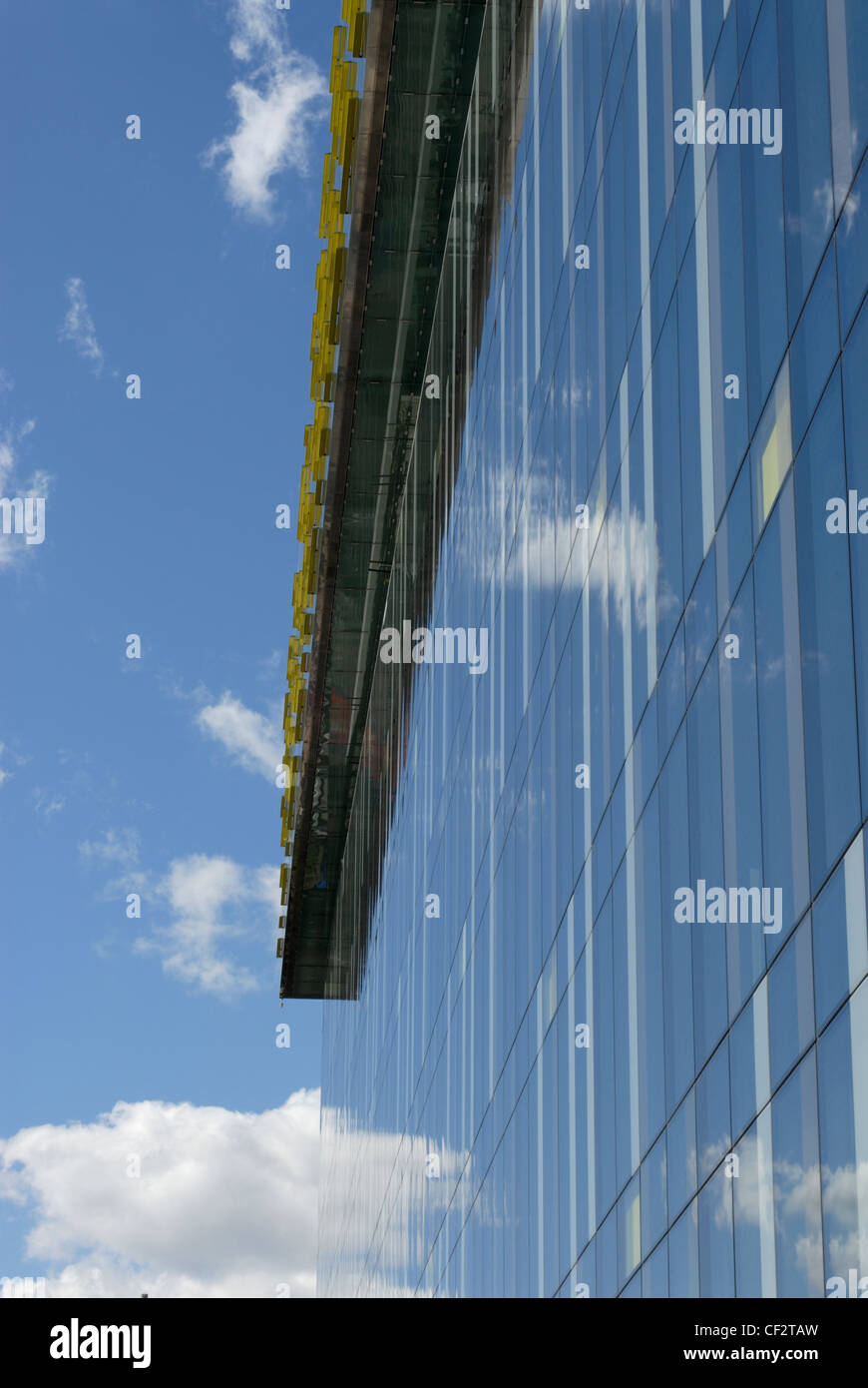 New office building Stock Photo - Alamy