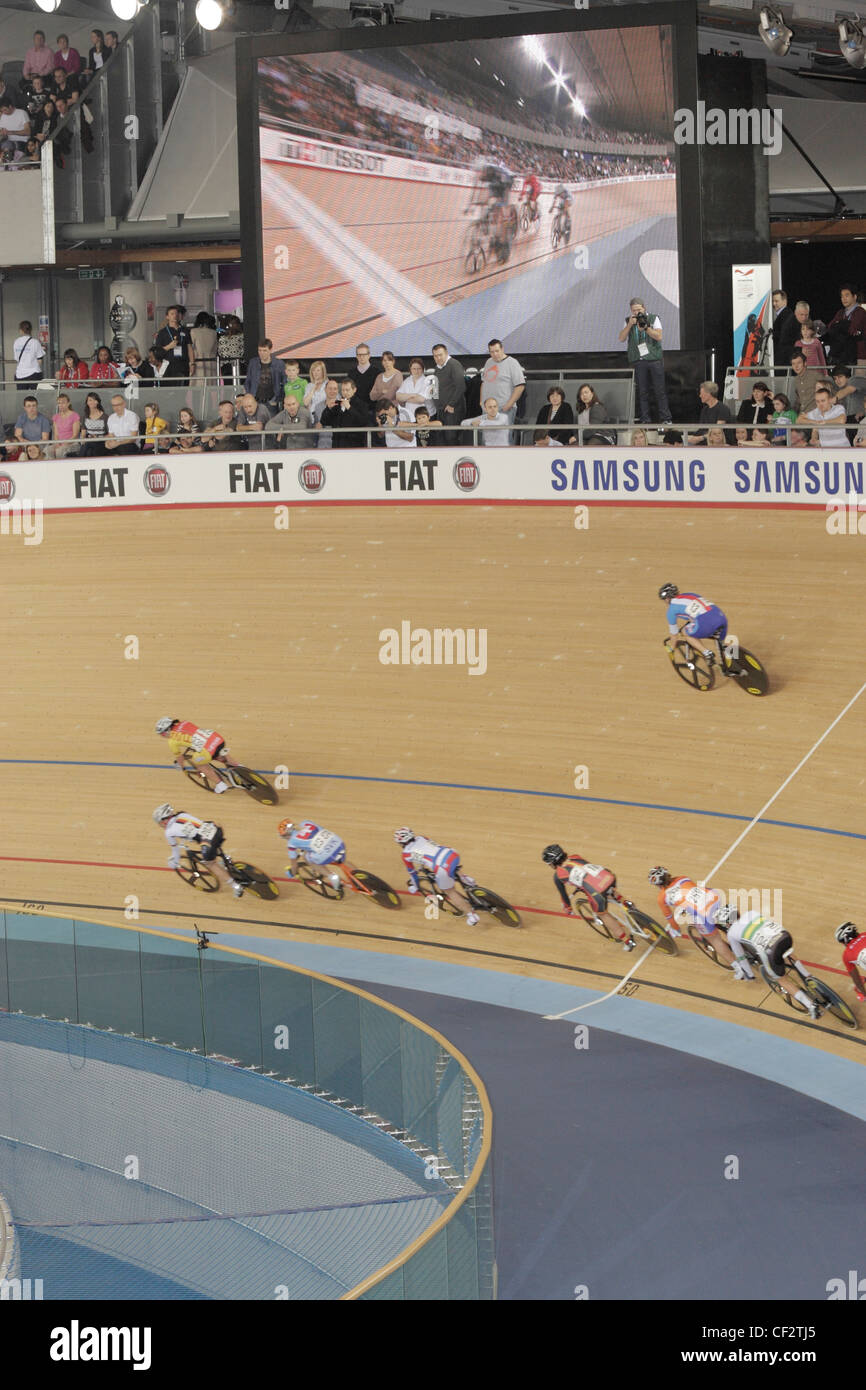 London olympic velodrome track cycling bike racing giant big screen ...