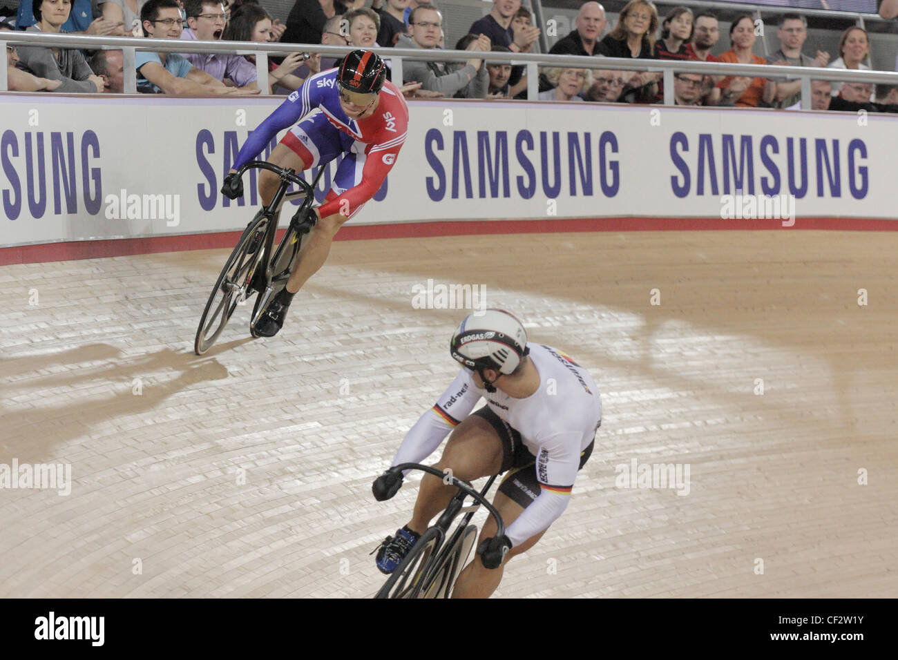 London olympic velodrome track cycling bike racing Stock Photo - Alamy