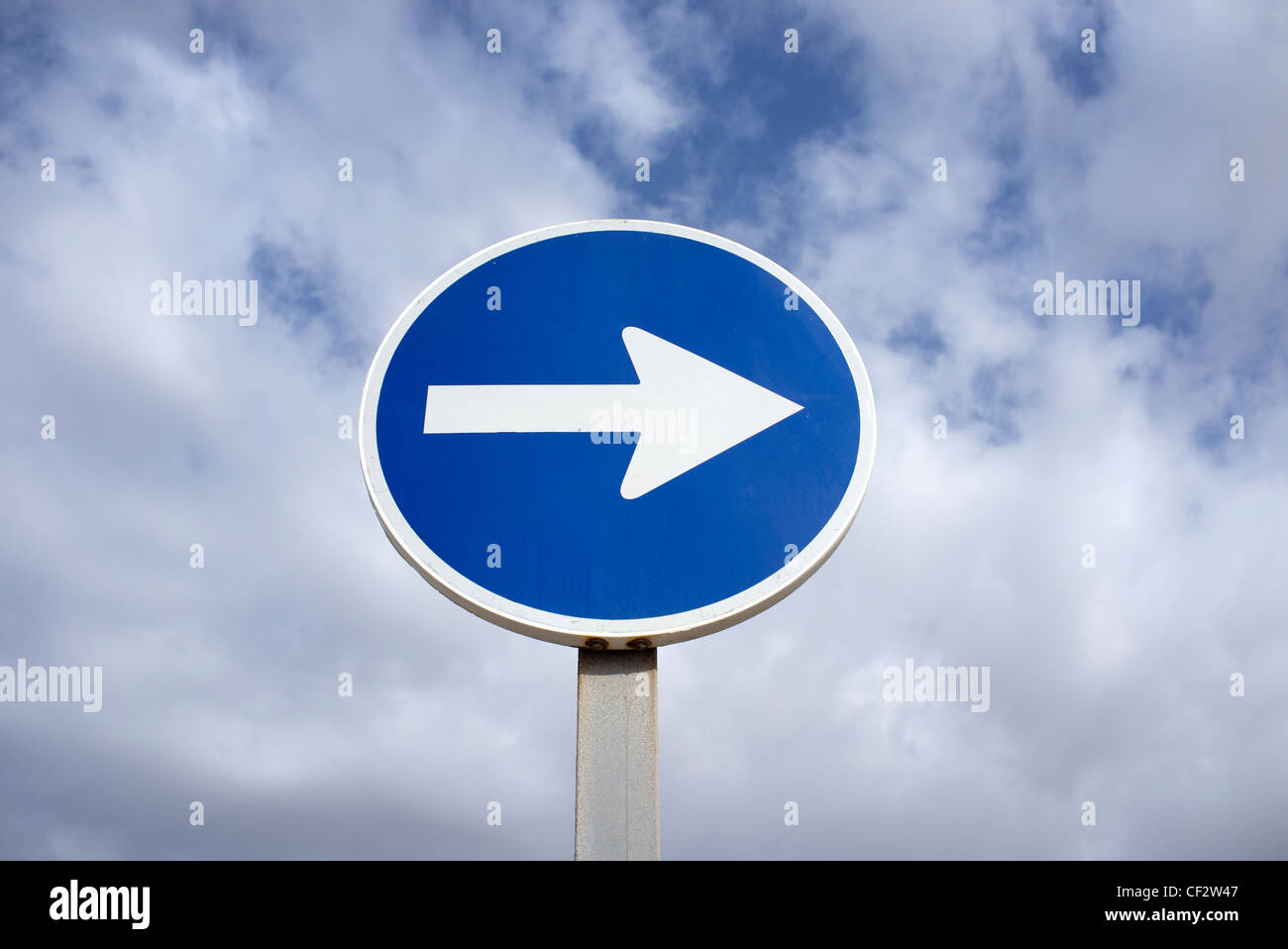 one way turn right road sign Stock Photo - Alamy