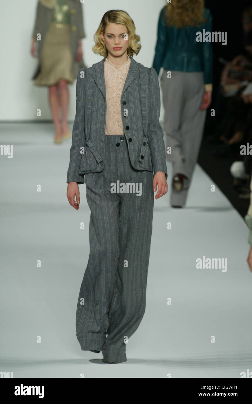 Marc Jacobs New York Ready to Wear Autumn Winter Female short curly ...