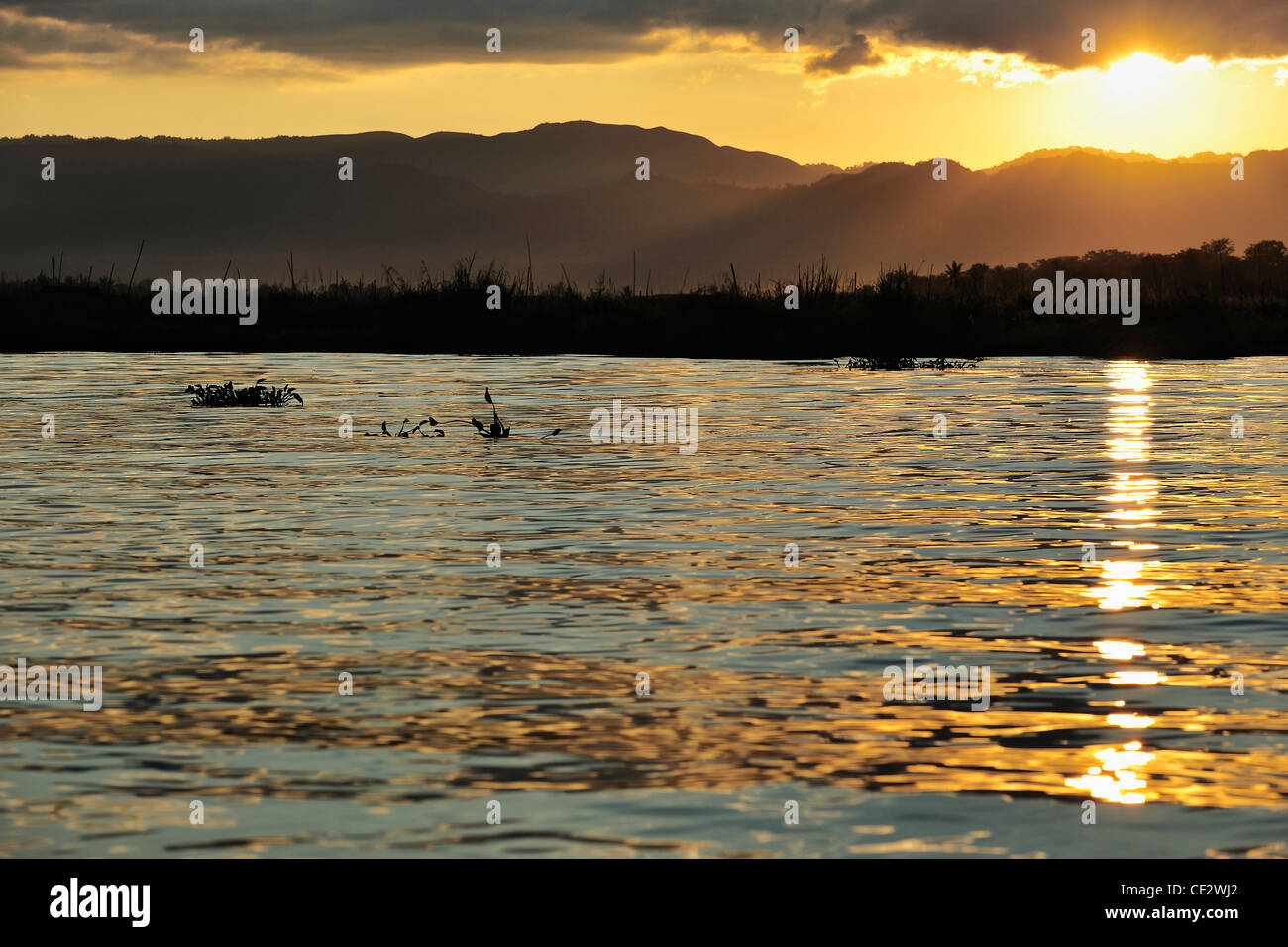 Golden water at lake inle hi-res stock photography and images - Alamy