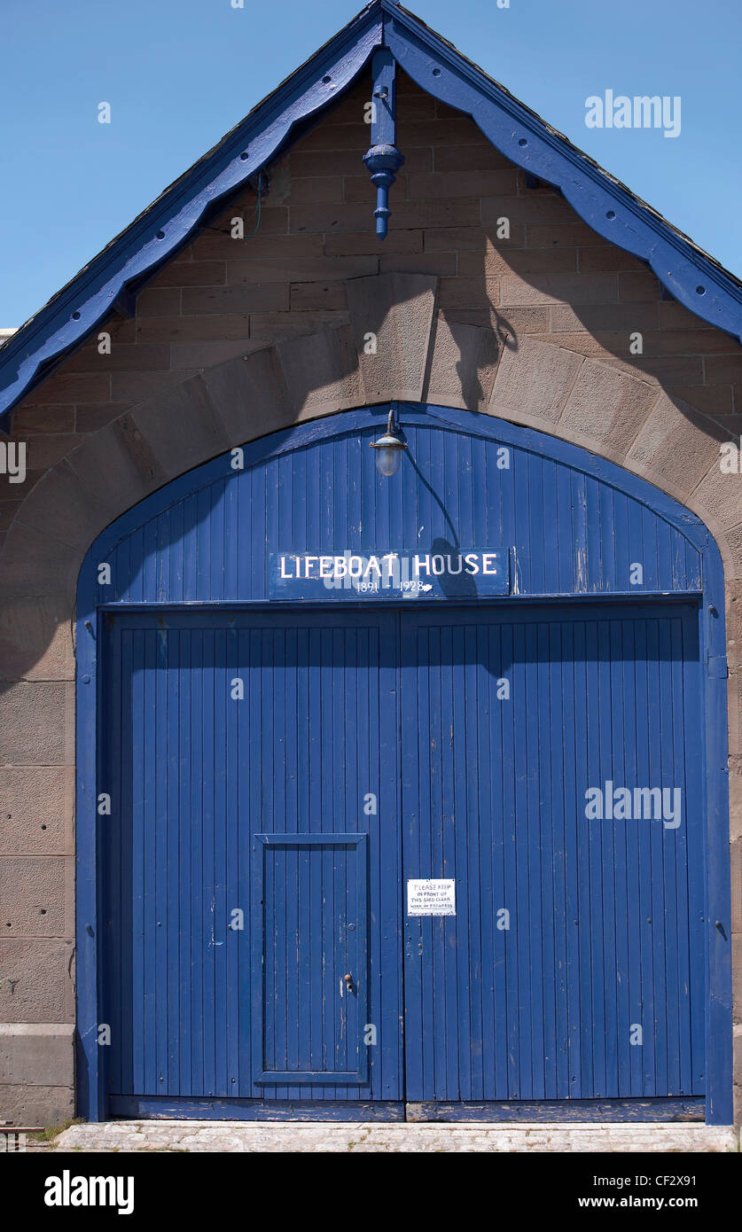 Lifeboat house hi-res stock photography and images - Alamy