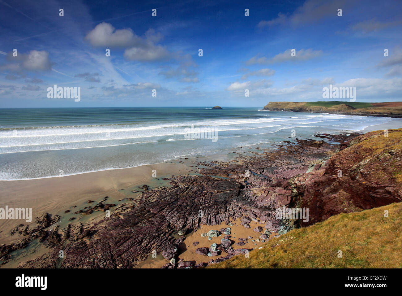 Rugged shoreline, Padstow Bay, Padstow town, Cornwall County, England ...