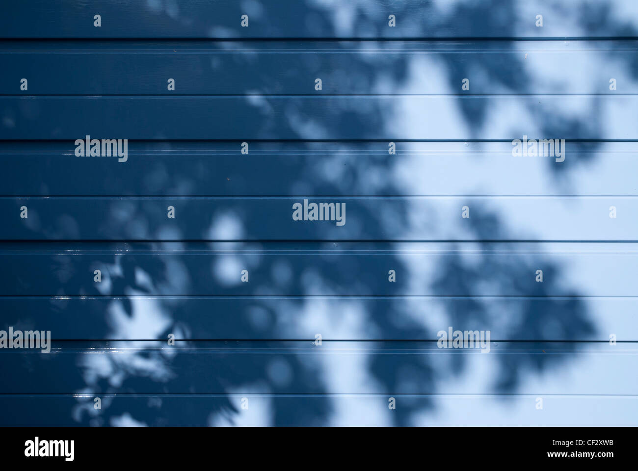 Shade tree garage hi-res stock photography and images - Alamy