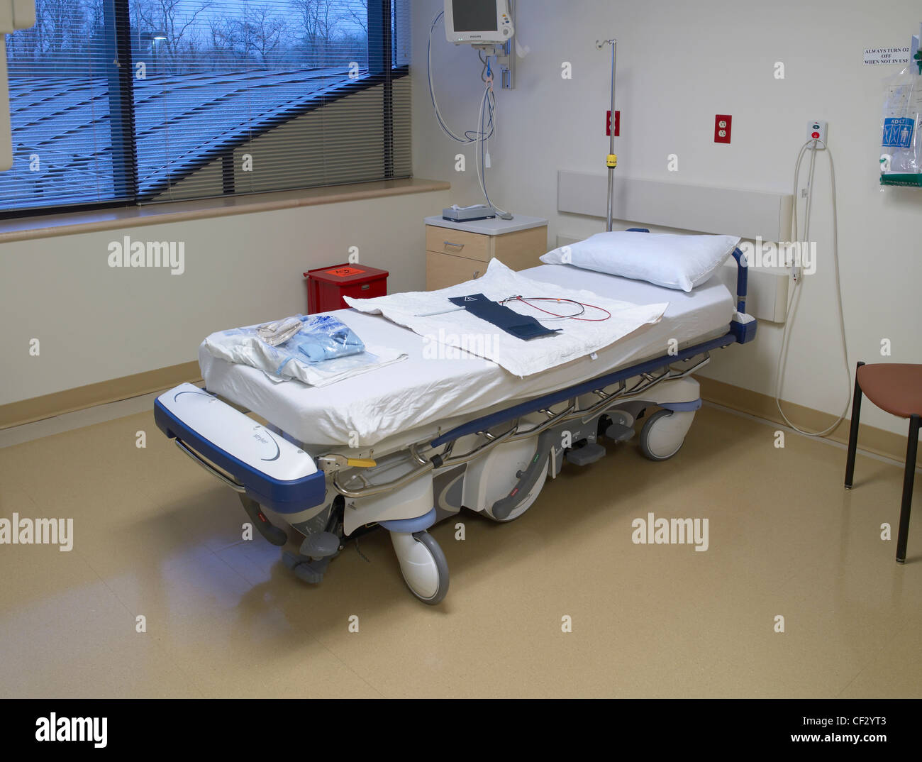 Hospital bed hi-res stock photography and images - Alamy