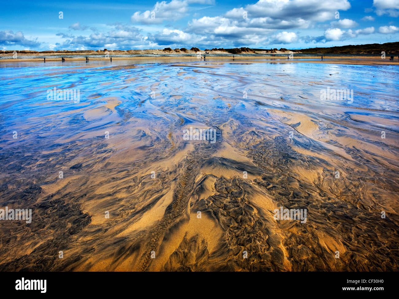 Wet sand patterns hi-res stock photography and images - Alamy