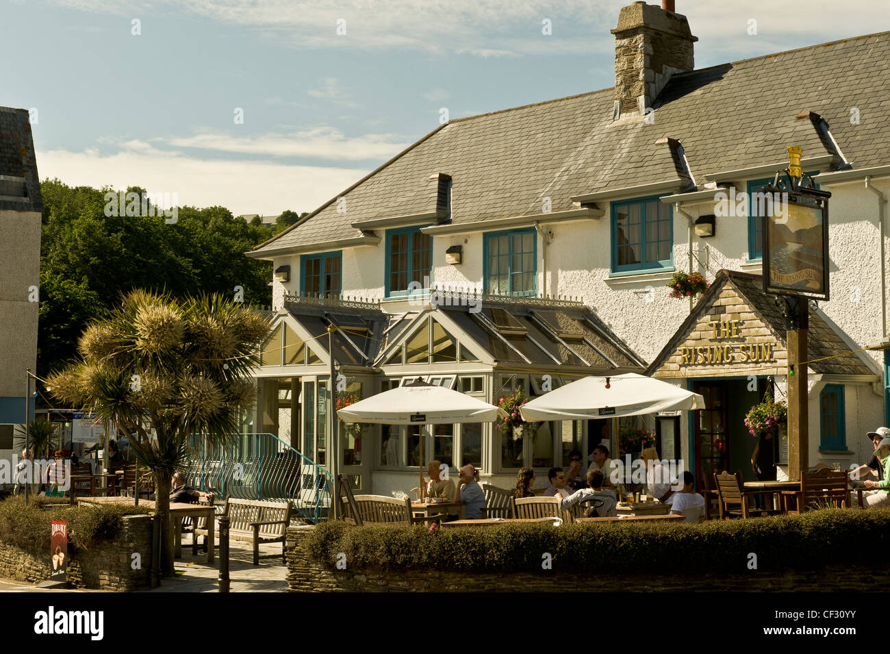Cornwall pub hi-res stock photography and images - Alamy