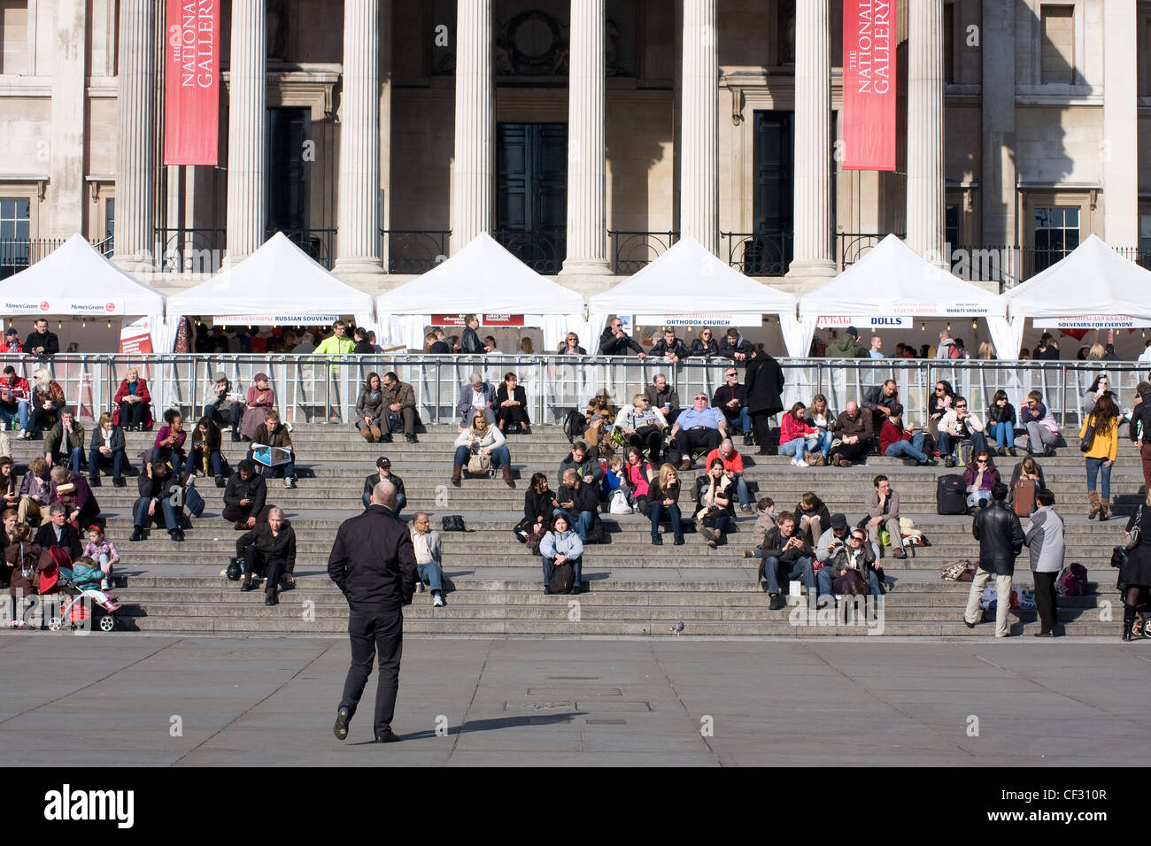 crowds of people Trafalgar Square in front of National Gallery Stock ...
