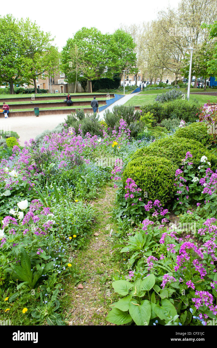Small Urban Park Uk People High Resolution Stock Photography and Images ...
