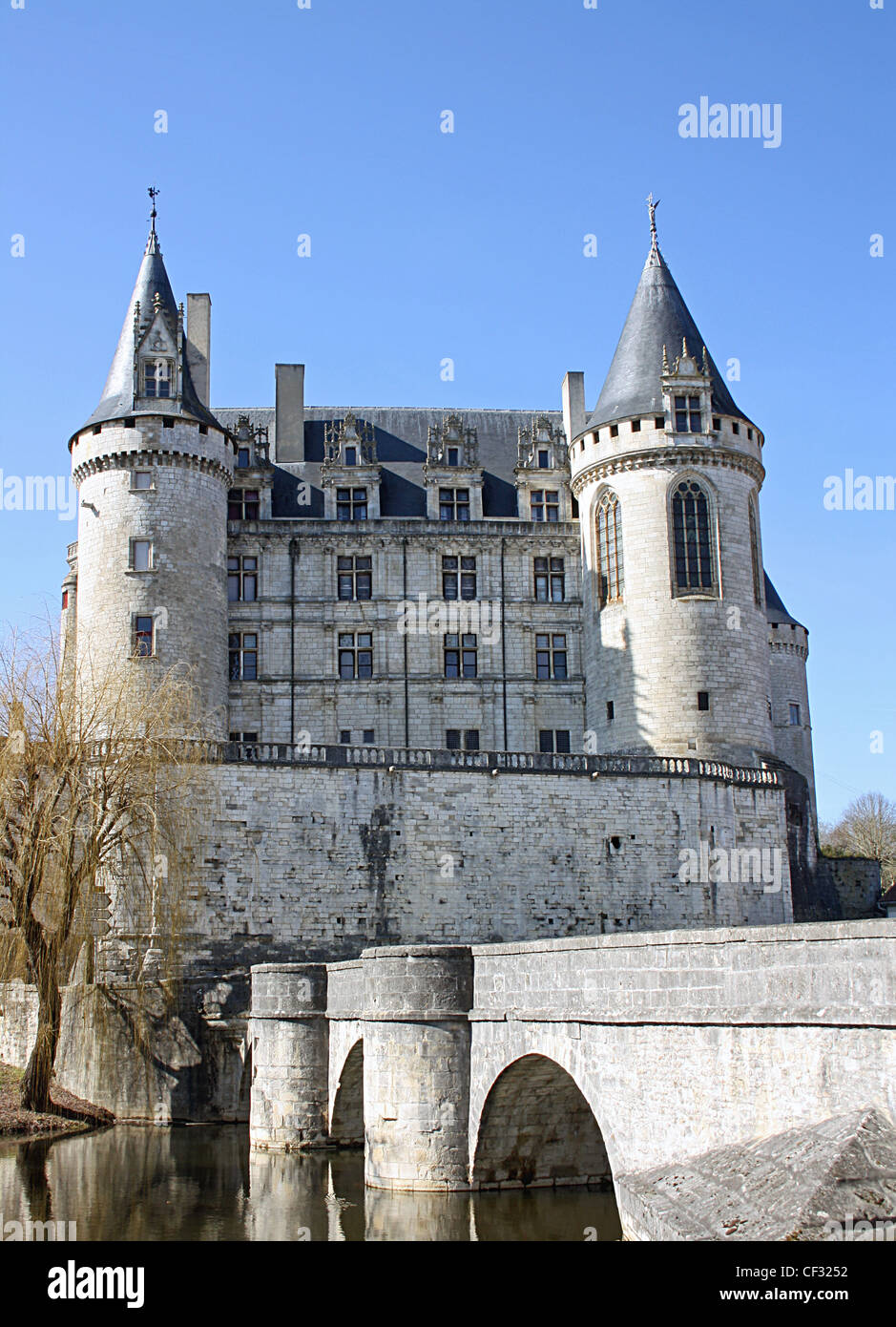 Chateau of La Rochefoucauld, Charente, SW France Stock Photo - Alamy
