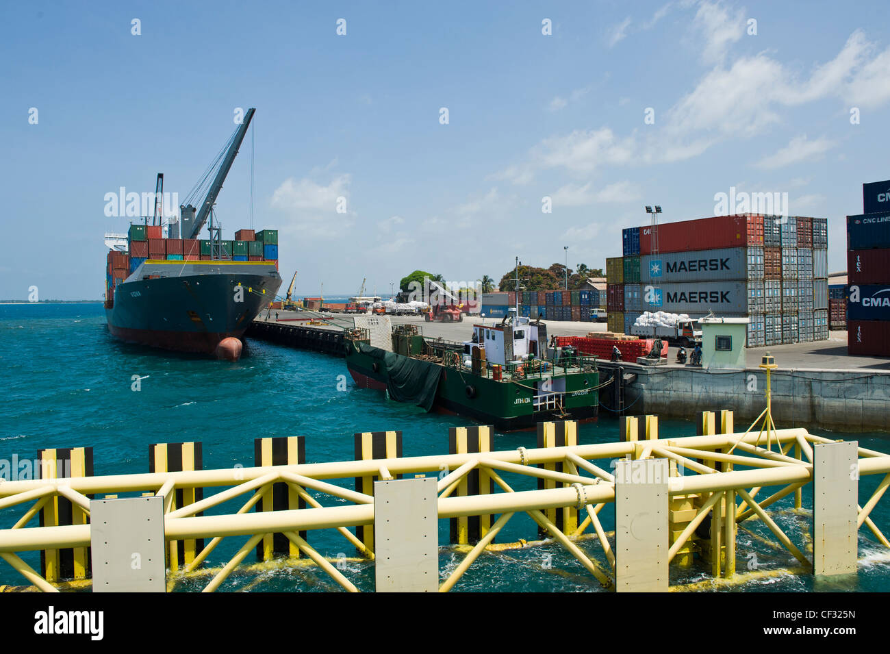 Container Ship Africa High Resolution Stock Photography and Images - Alamy