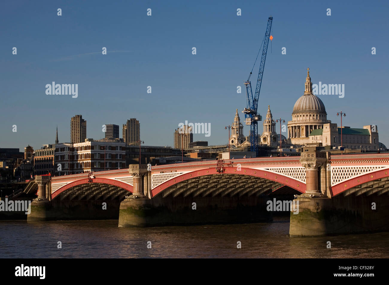 Blackfriars road bridge over the River Thames Stock Photo - Alamy