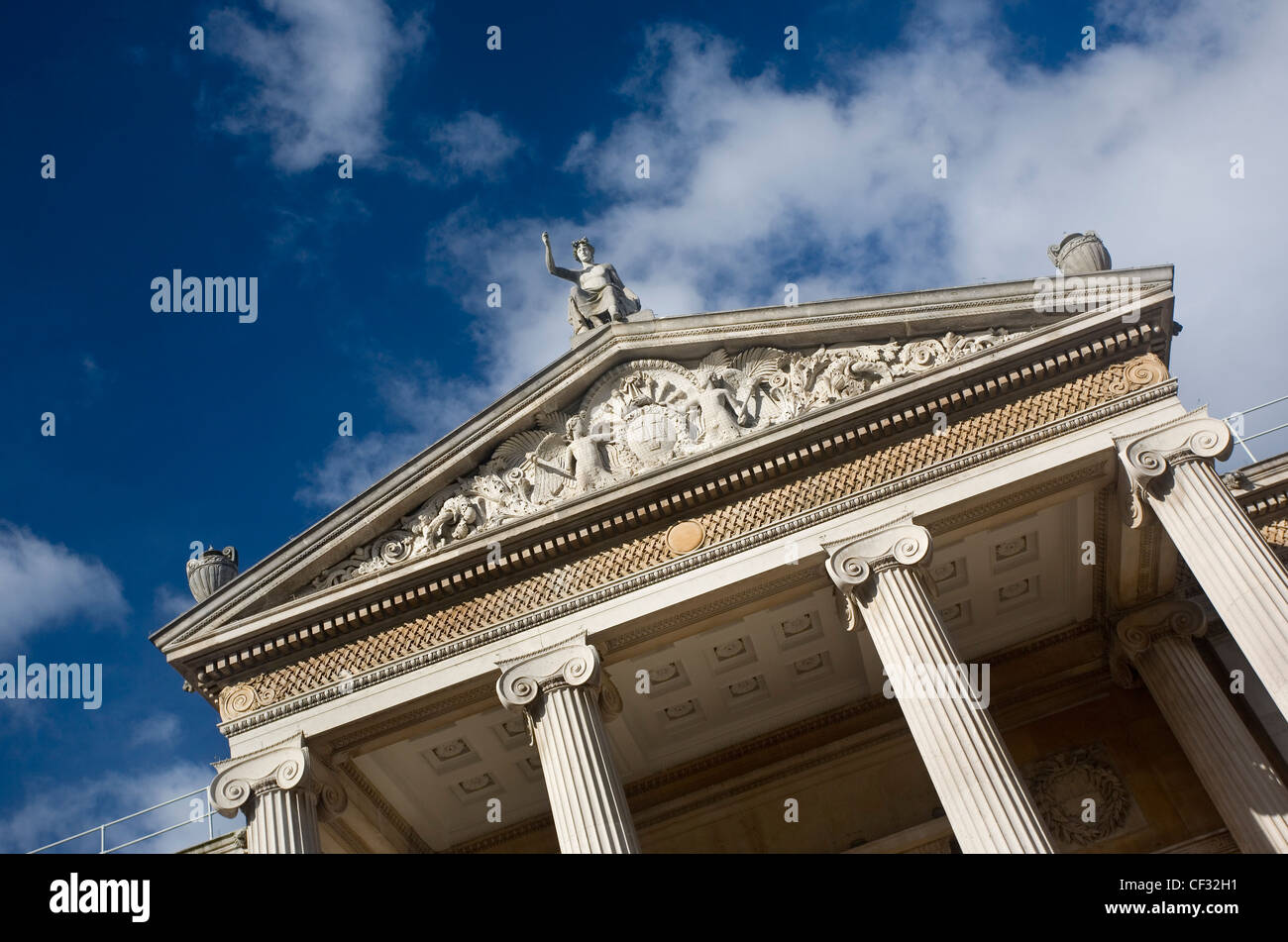 Entrance to ashmolean museum hi-res stock photography and images - Alamy