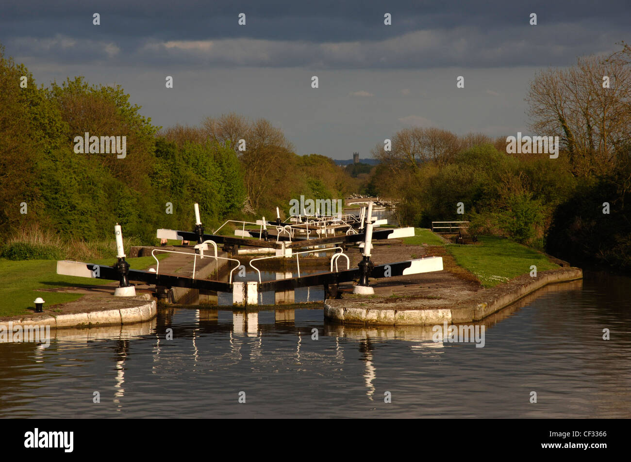 Of canal locks hatton canals gates hi-res stock photography and images ...