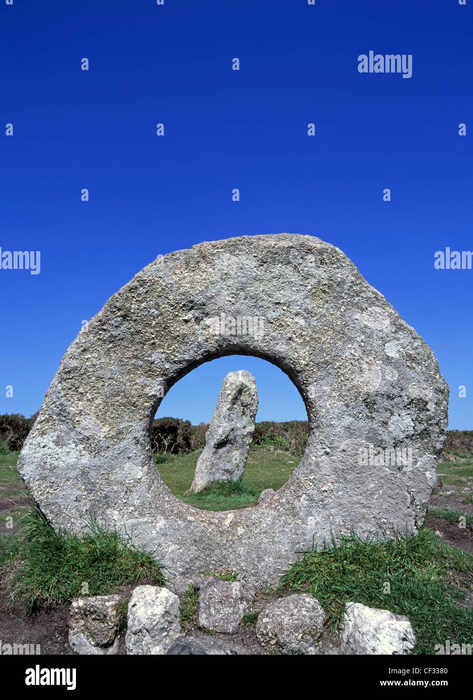 "Men An Tol" Morvah Cornwall ancient standing stones Stock Photo - Alamy