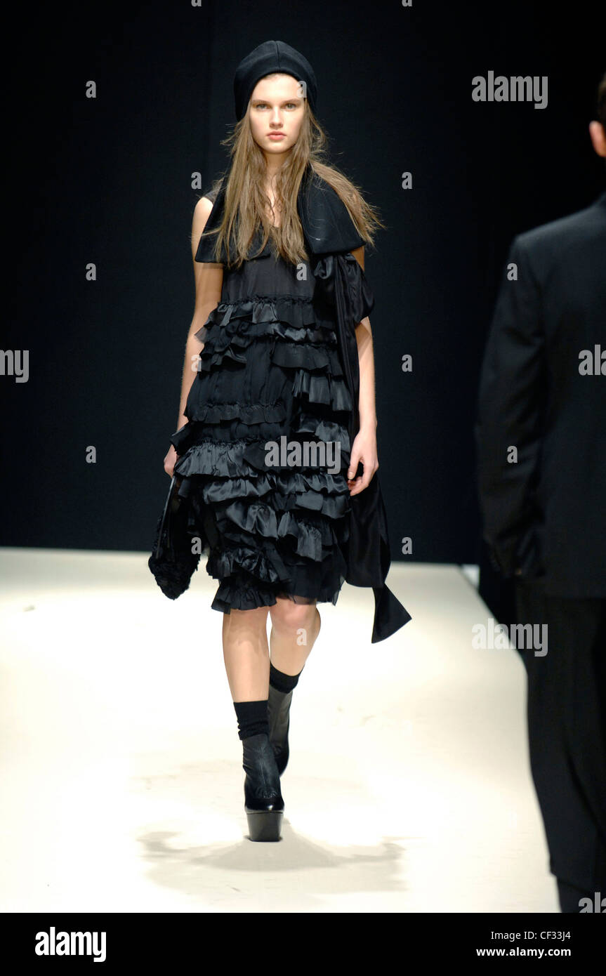 John rocha dress hi-res stock photography and images - Alamy
