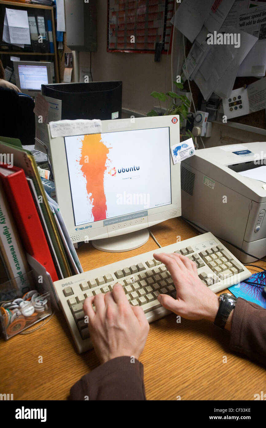 Person operating computer mouse hi-res stock photography and images - Alamy