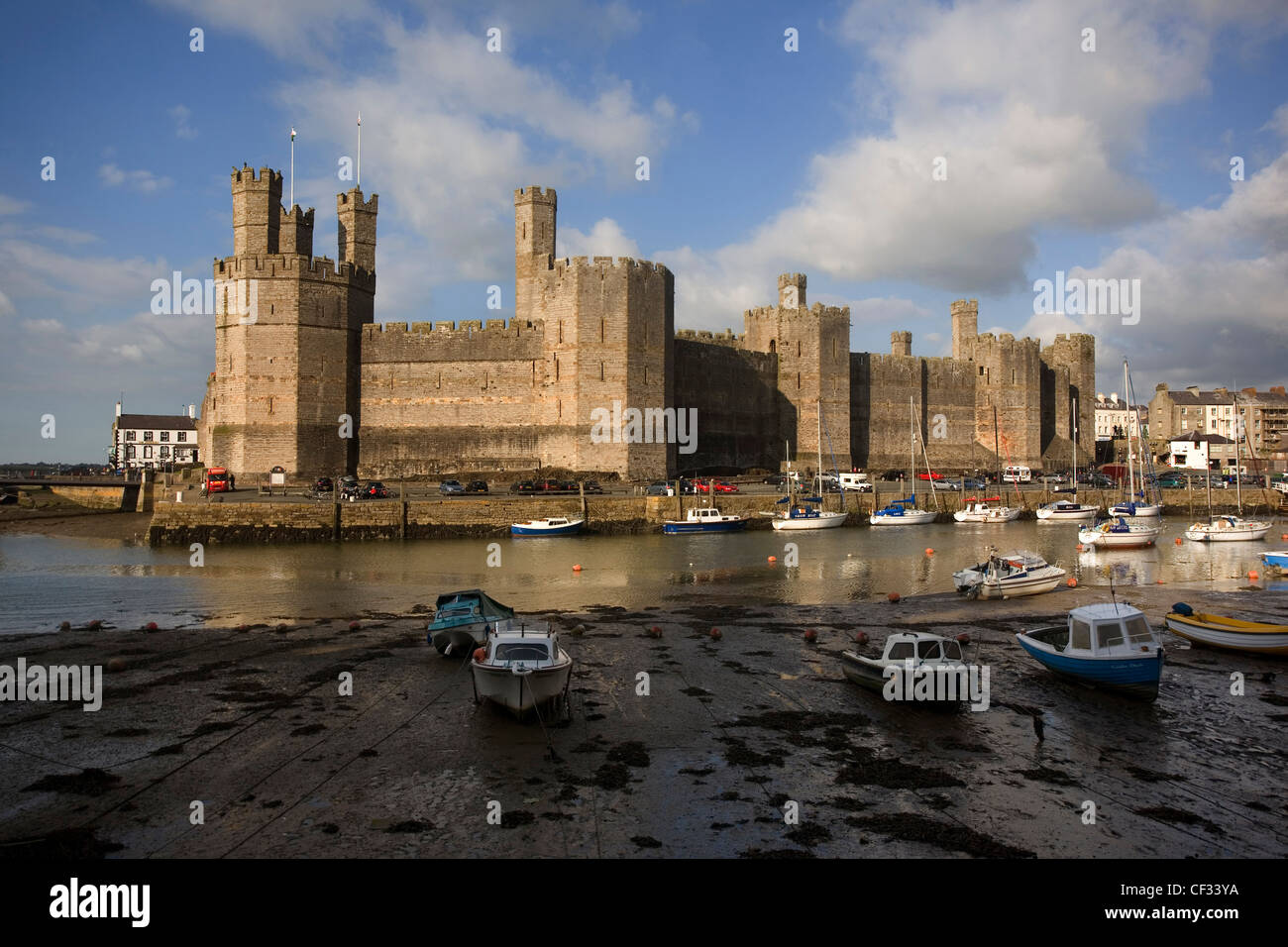 Welsh medieval castles coast coastal uk hi-res stock photography and ...
