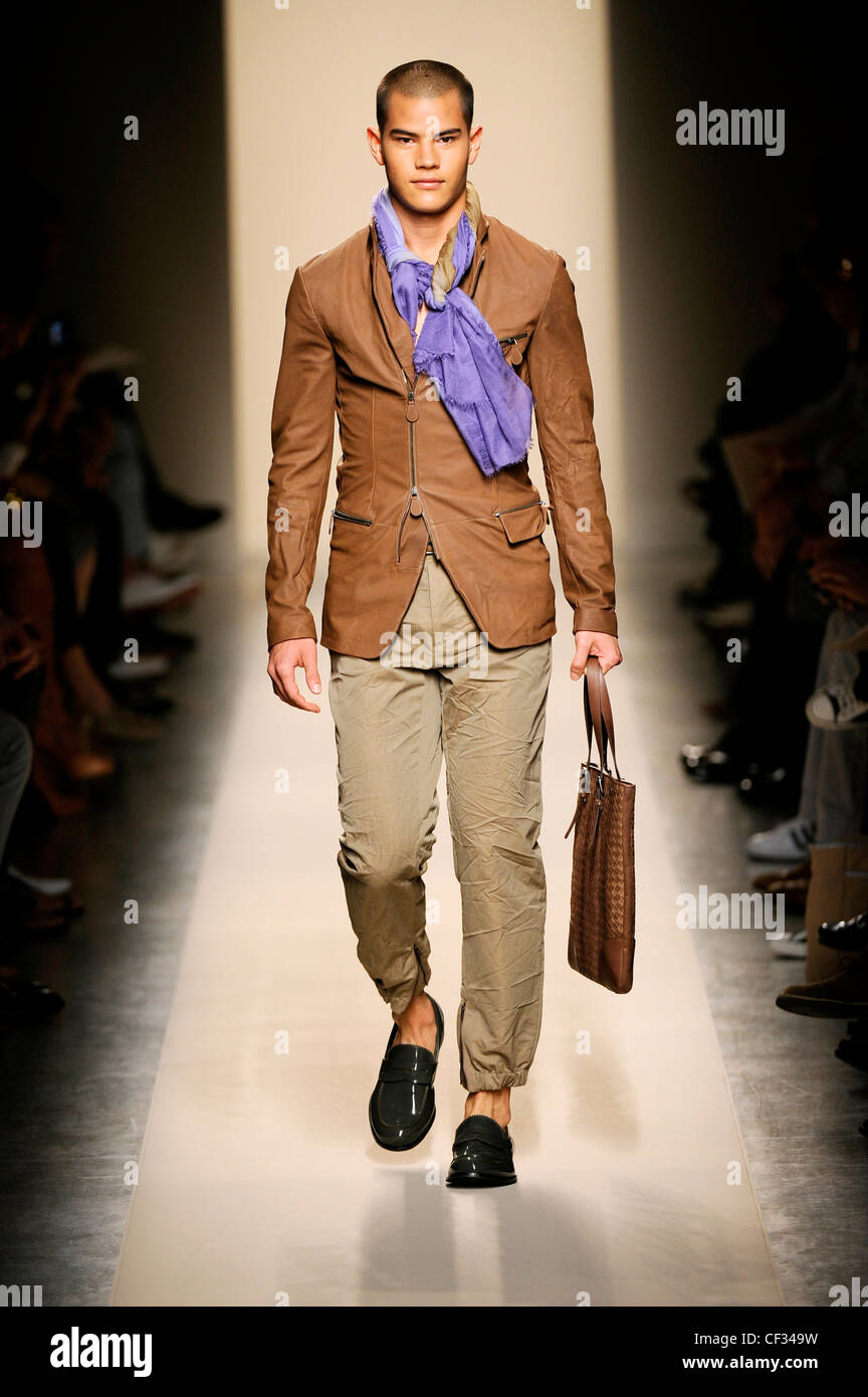 Bottega Veneta Milan Ready to Wear Spring Summer Male wearing brown ...